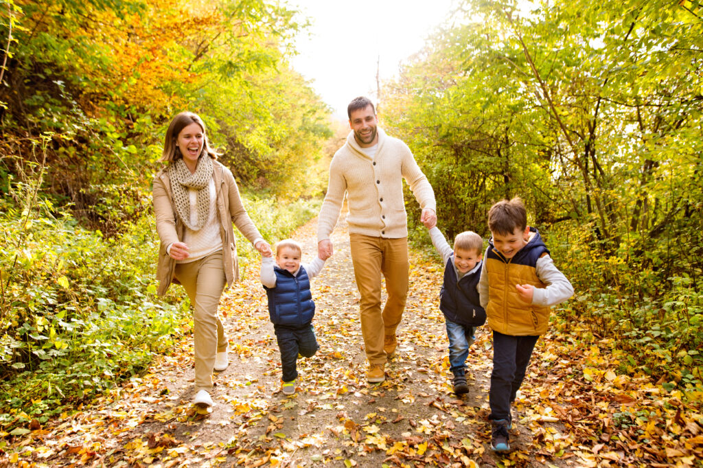 Top 8 Activities to Enjoy With Your Family This Fall - All About the Mom
